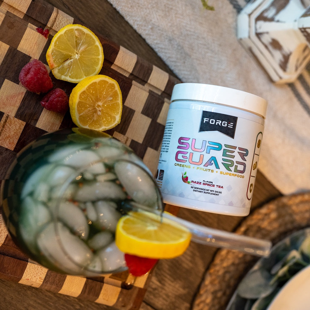 Refreshing Summer Raspberry Tea with Greens, Fruits, & Superfoods ...